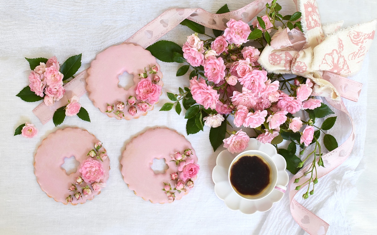 Rosenkekse zum Bridgerton Afternoon Tea - sugar&rose
